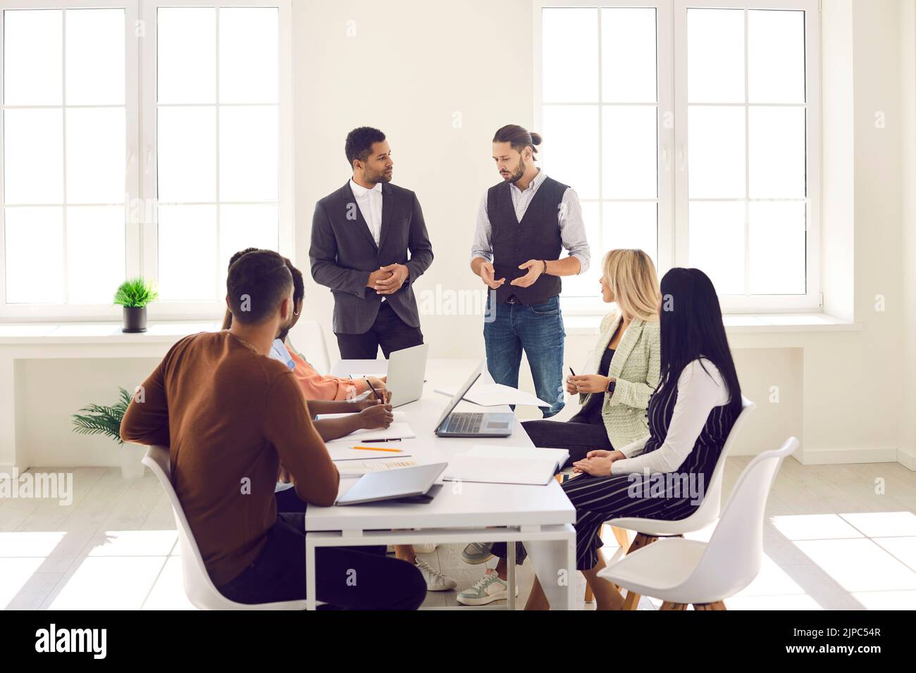 Black male female meeting hi-res stock photography and images - Alamy