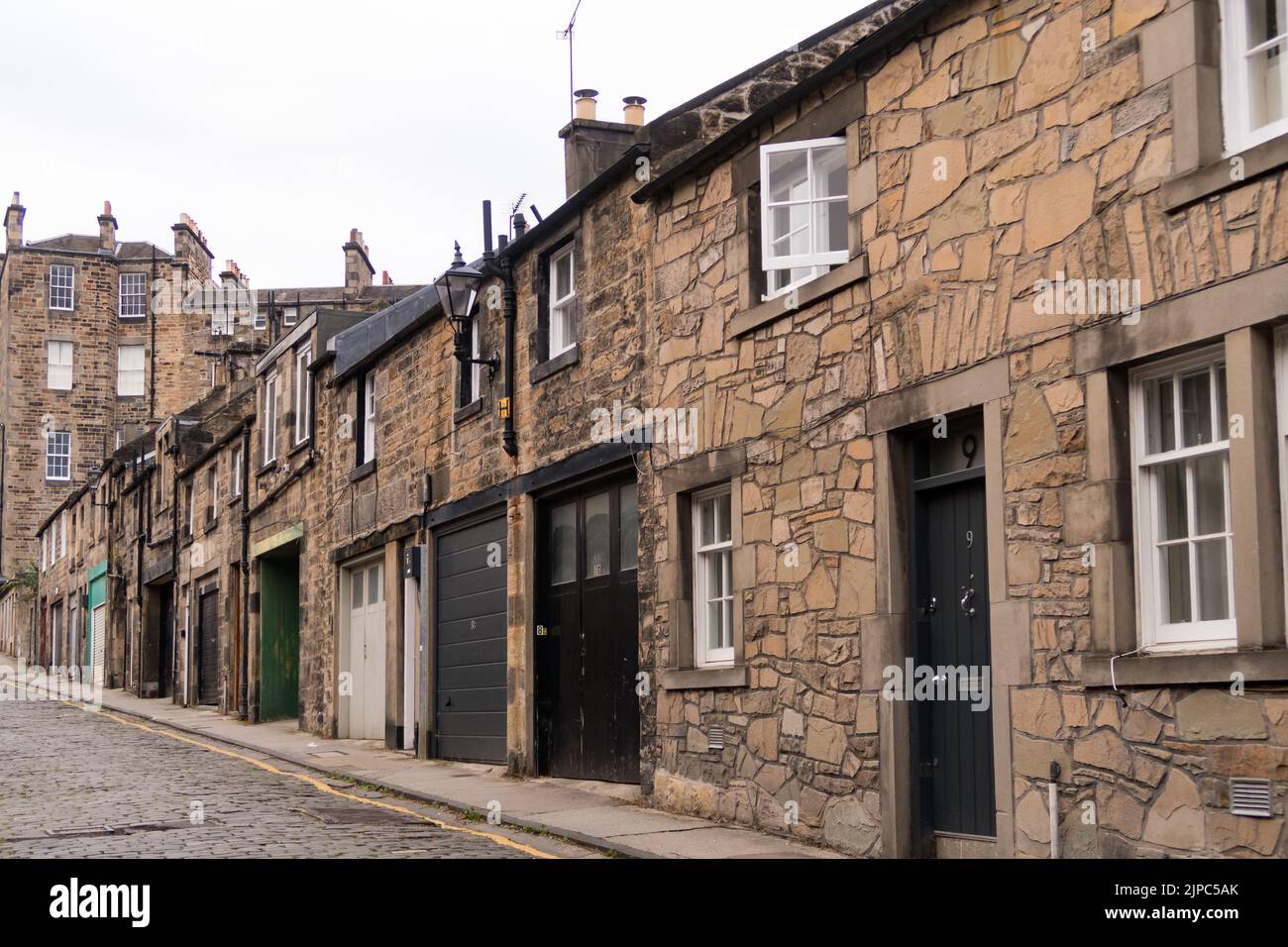 A view of Georgian buildings in Edinburgh New Town Stock Photo - Alamy