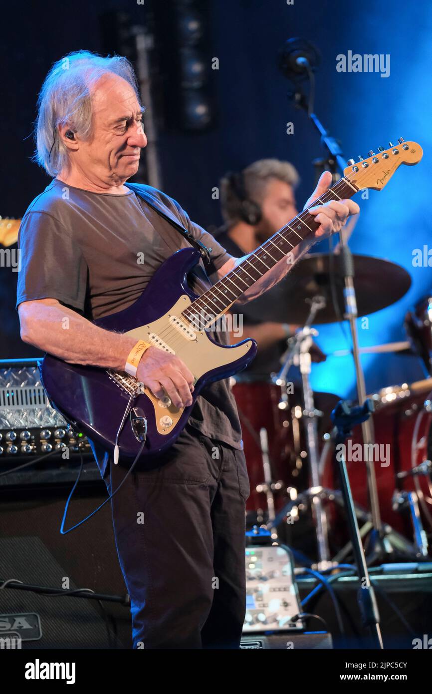 Lol Creme performing at Fairport's Cropredy Convention. Banbury, UK ...