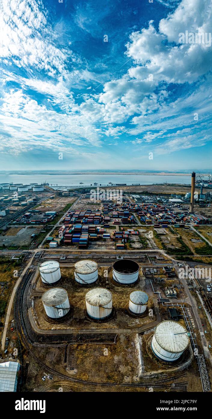 Shell haven oil refinery hi-res stock photography and images - Alamy