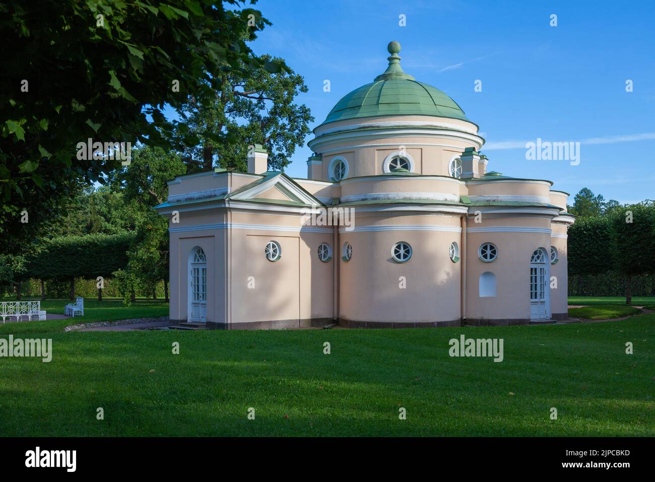 Pavilion Lower bath, Kavalerskaya soap in the Catherine Park in ...