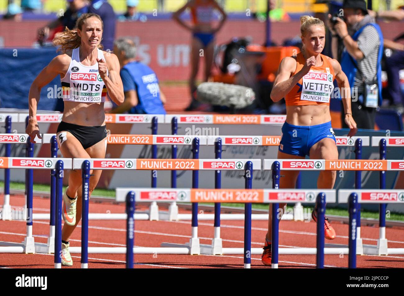 Munich, Germany. 17th Aug, 2022. Belgian Noor Vidts and Dutch Anouk ...