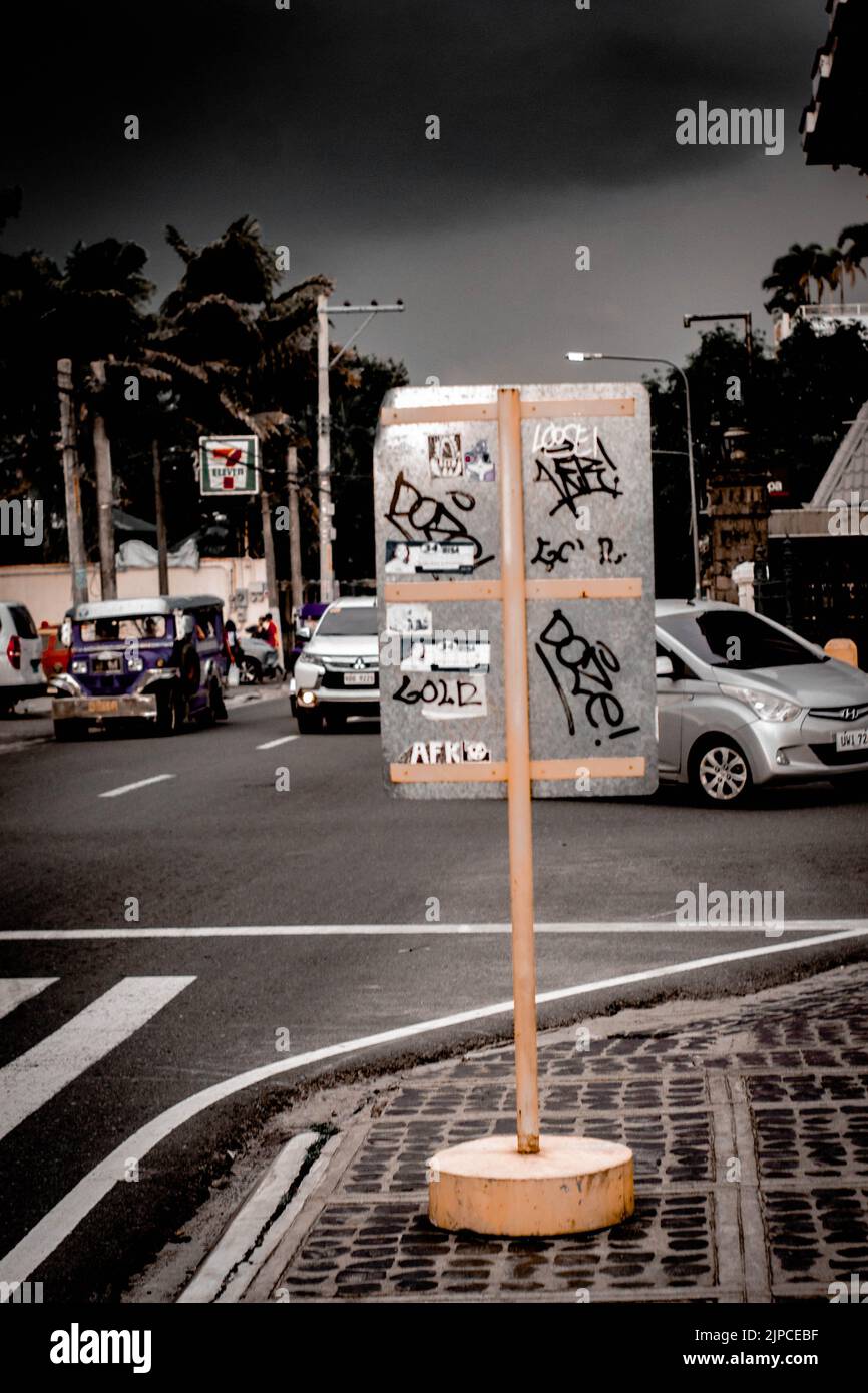 Peace sign graffiti hi-res stock photography and images - Alamy