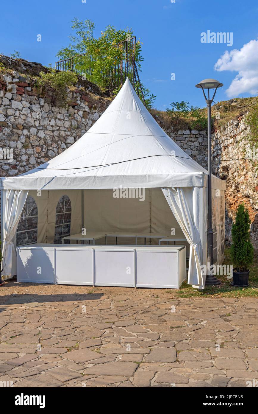 Temporary White Tent Structure Bar Party Event Stock Photo - Alamy