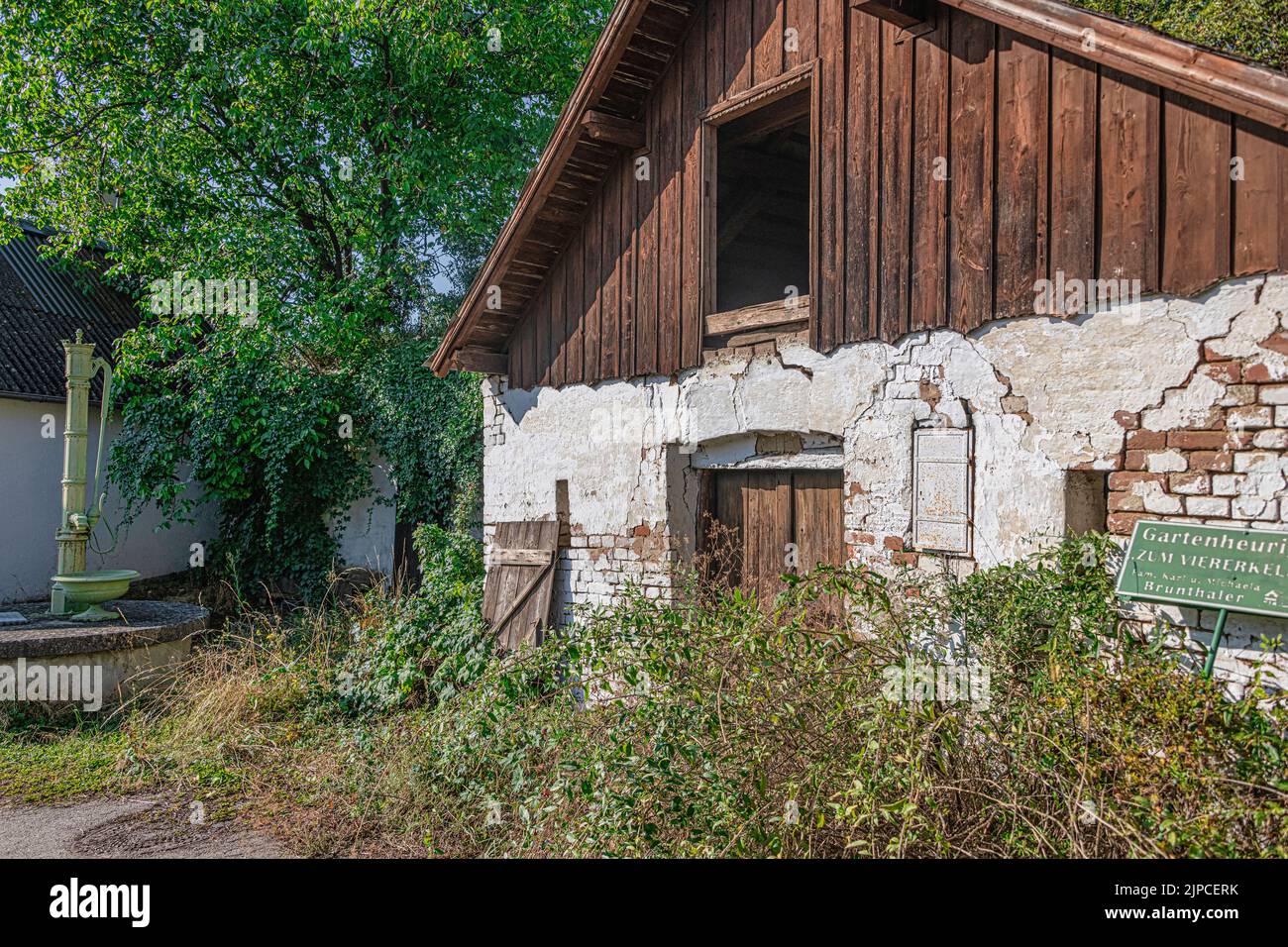 Historic Kellergasse "Zipf", Cellar-lined road in Mailberg, Lower ...