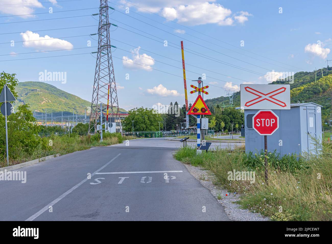 Single Tracks Railroad Crossing Stop Sign and Warning Lights Stock ...