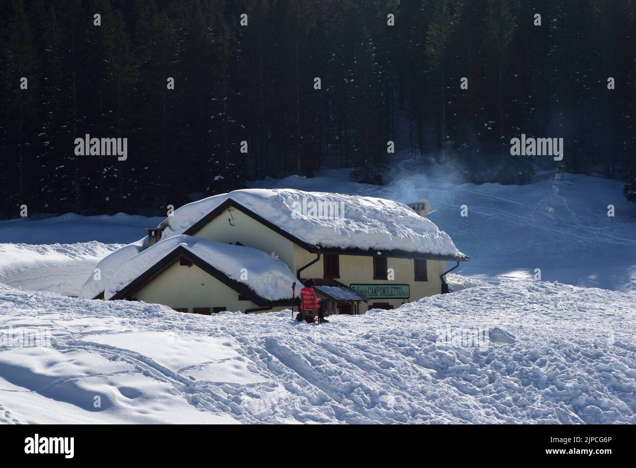 Alpine hut mountain hutte hi-res stock photography and images - Alamy