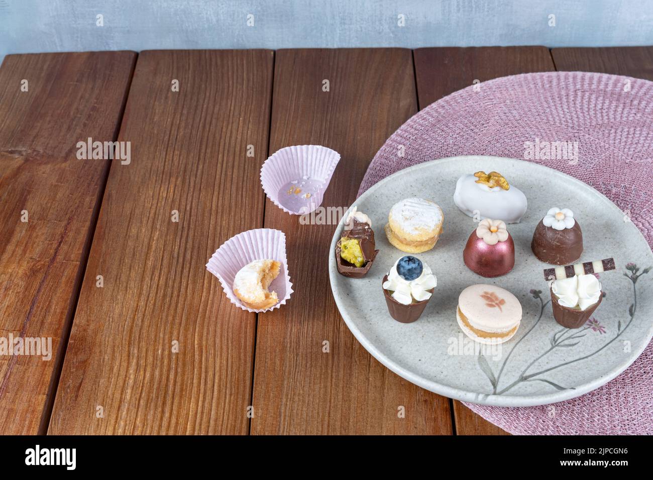 Sophisticated sweets for Brazilian weddings. Truffles, small cups of ...