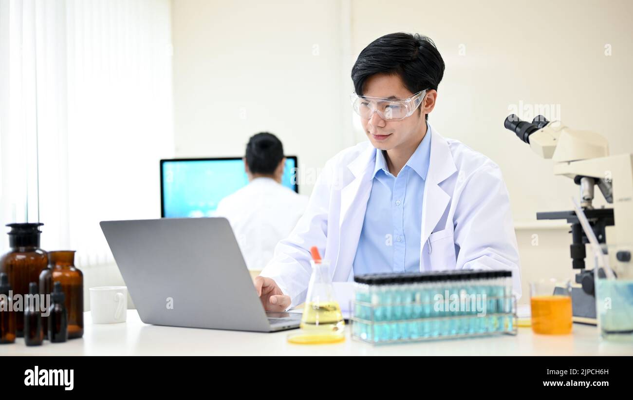 Forensic researcher hi-res stock photography and images - Alamy
