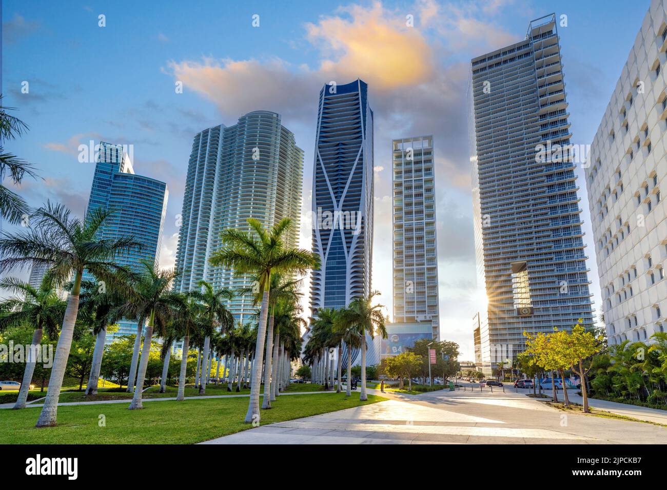 One Thousand Museum High-rise Building by Architect Zaha Hadid, Skyline ...