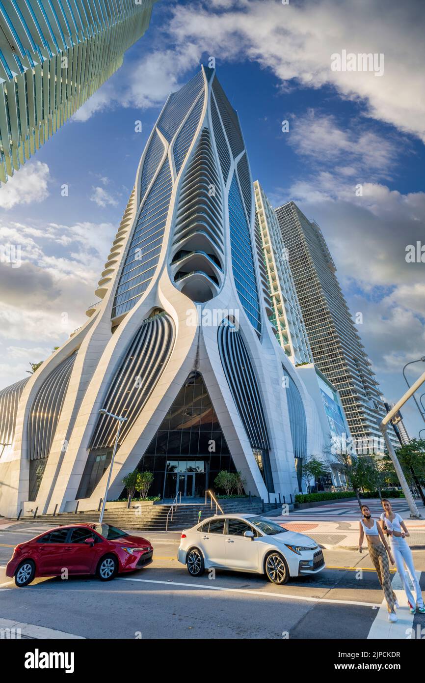 One Thousand Museum High-rise Building by Architect Zaha Hadid, Skyline ...