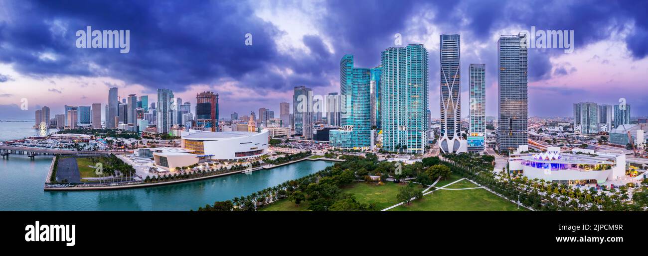 Panoramic skyline of downtown miami hi-res stock photography and images ...