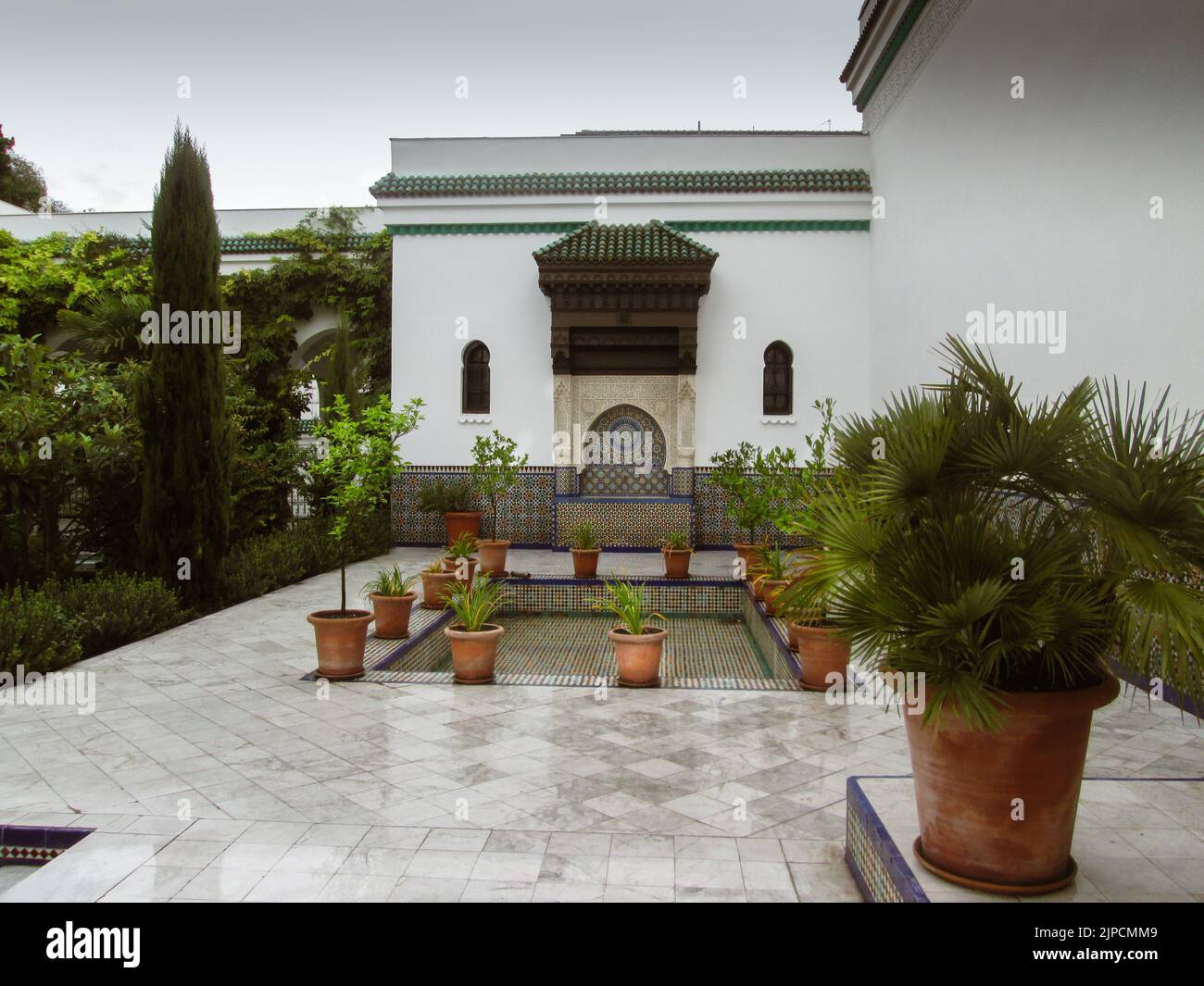 The gardens of the Grand Mosque of Paris, France Stock Photo - Alamy