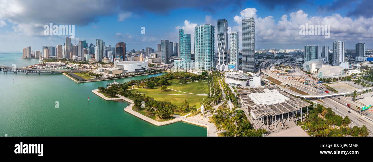 Panoramic skyline of downtown miami hi-res stock photography and images ...