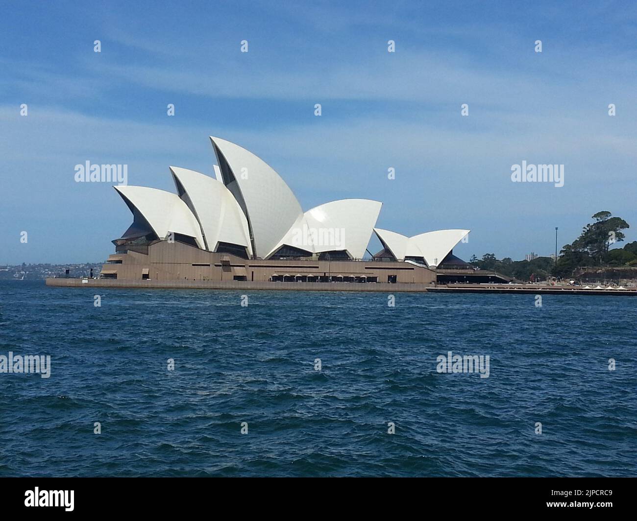 Side View of the Sydney Opera House Stock Photo - Alamy