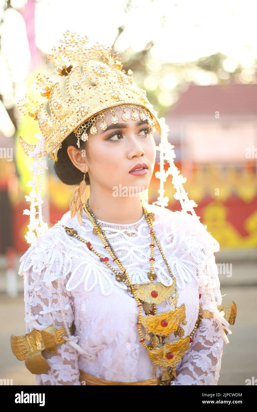 Traditional Indonesian Women