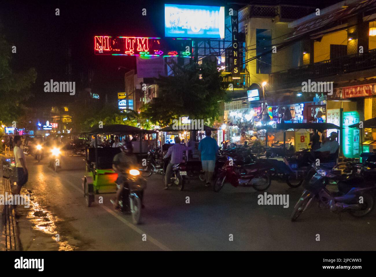 Nightlife clubs hi-res stock photography and images - Alamy