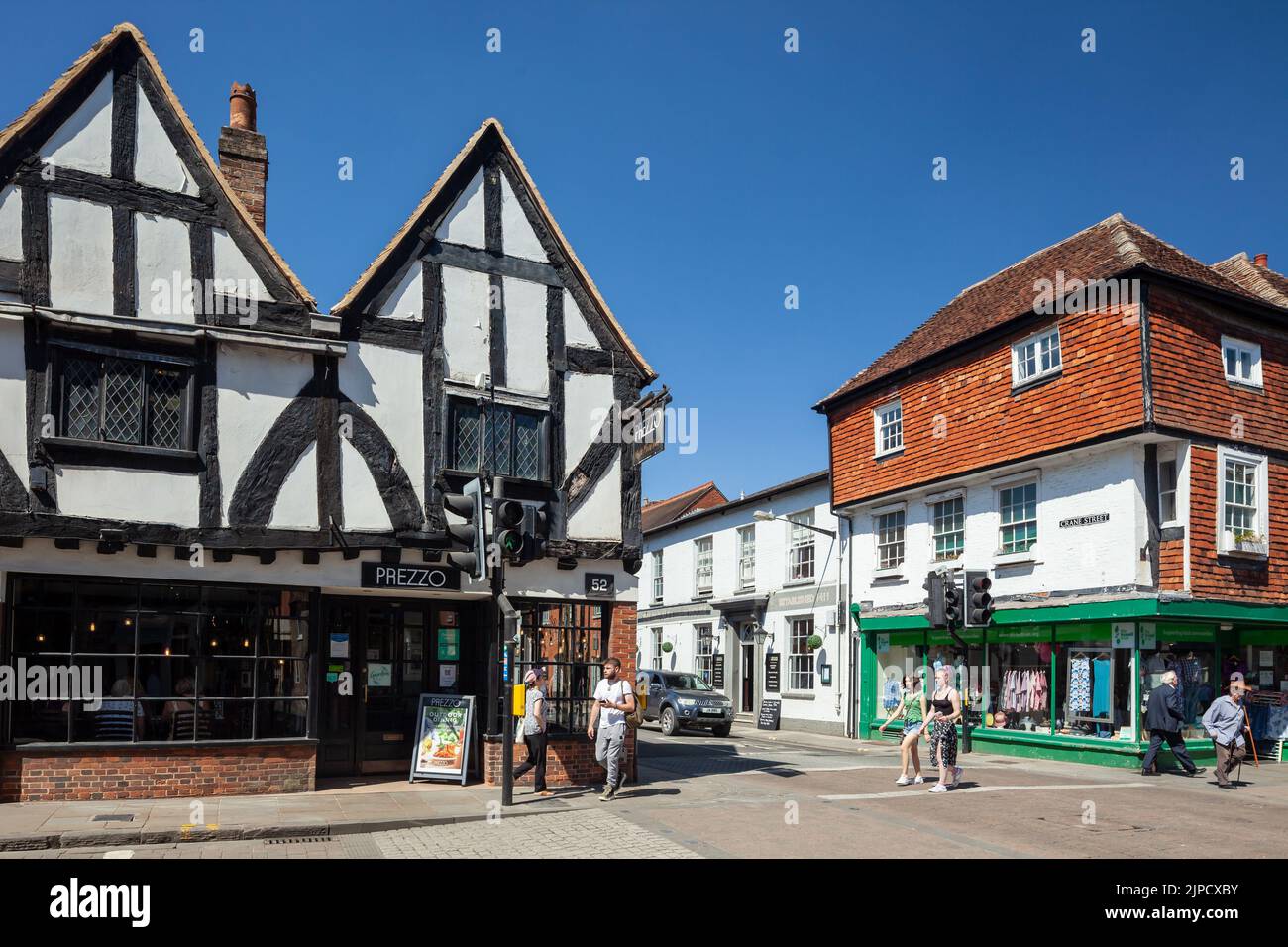 Summer midday on Crane Street in Salisbury city centre, Wiltshire ...