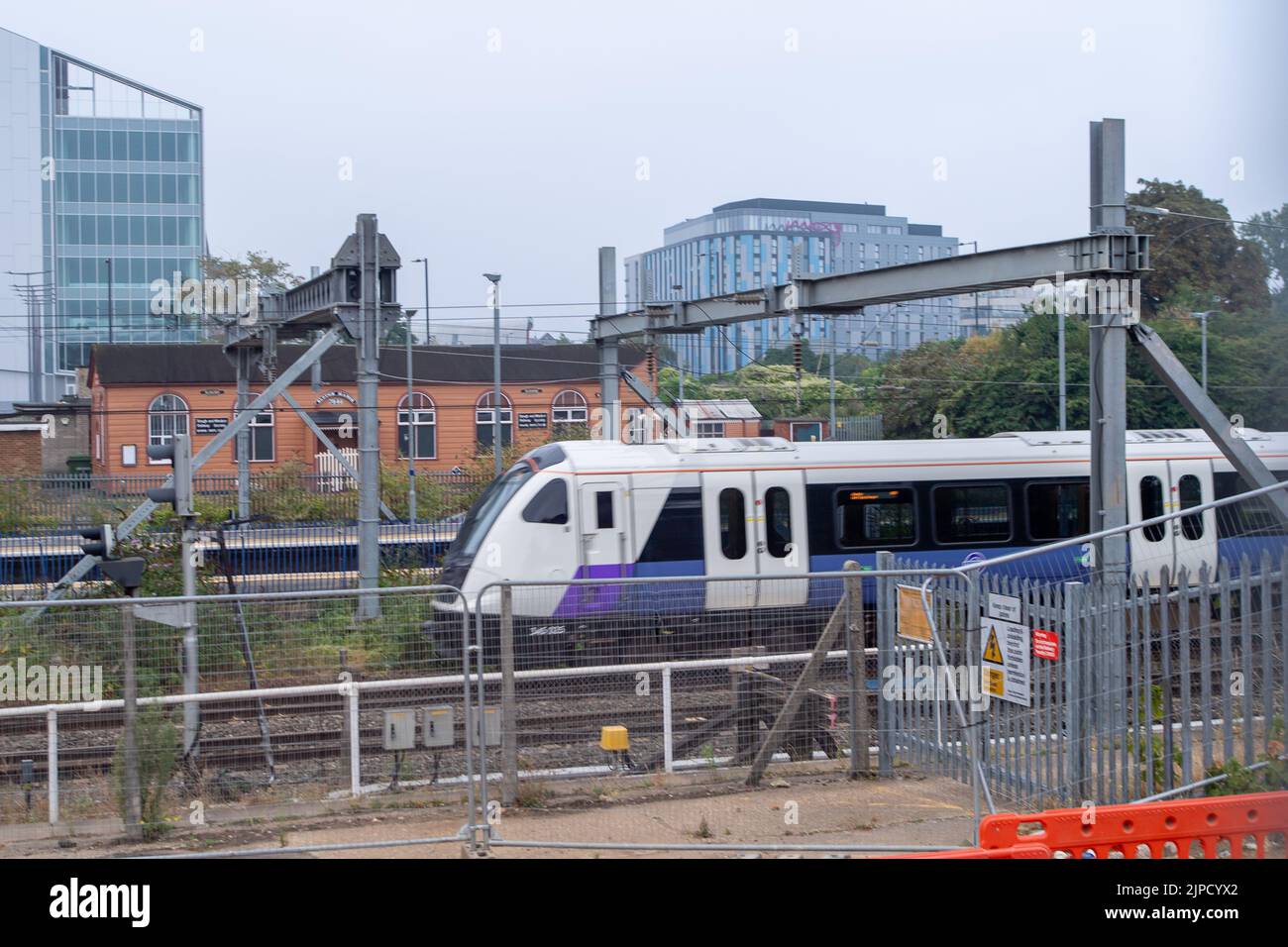 Slough train station elizabeth line hi-res stock photography and images ...