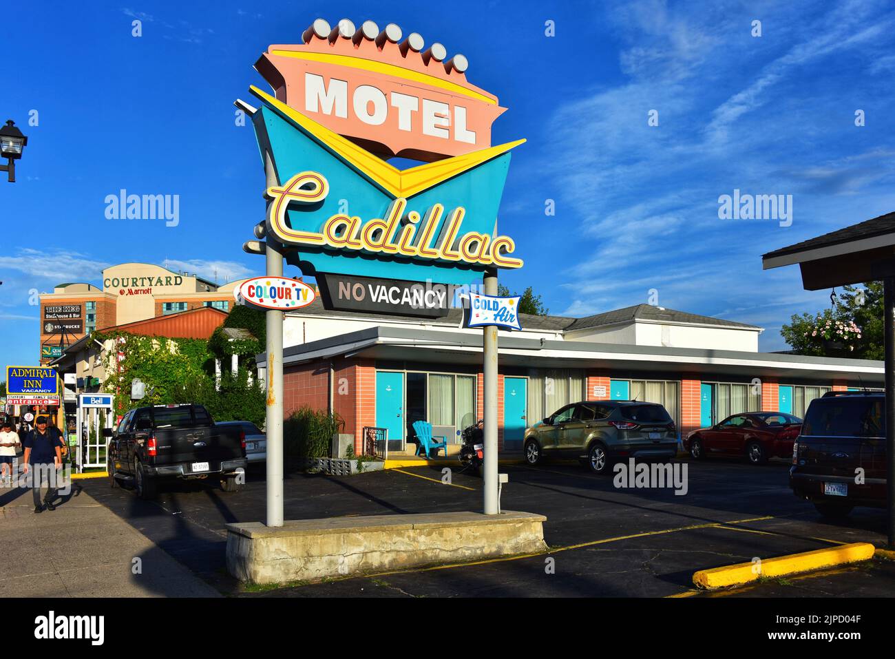 Canadian roadside attraction hi-res stock photography and images - Alamy