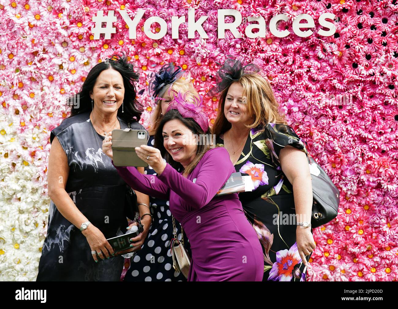 Ebor festival 2022 york racecourse hi-res stock photography and images ...