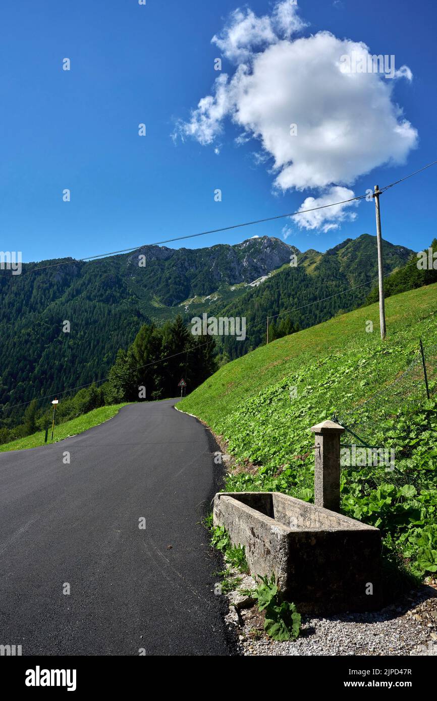 Bagolino (Bs), Italy, the road for the Maniva Mount la strada per il ...