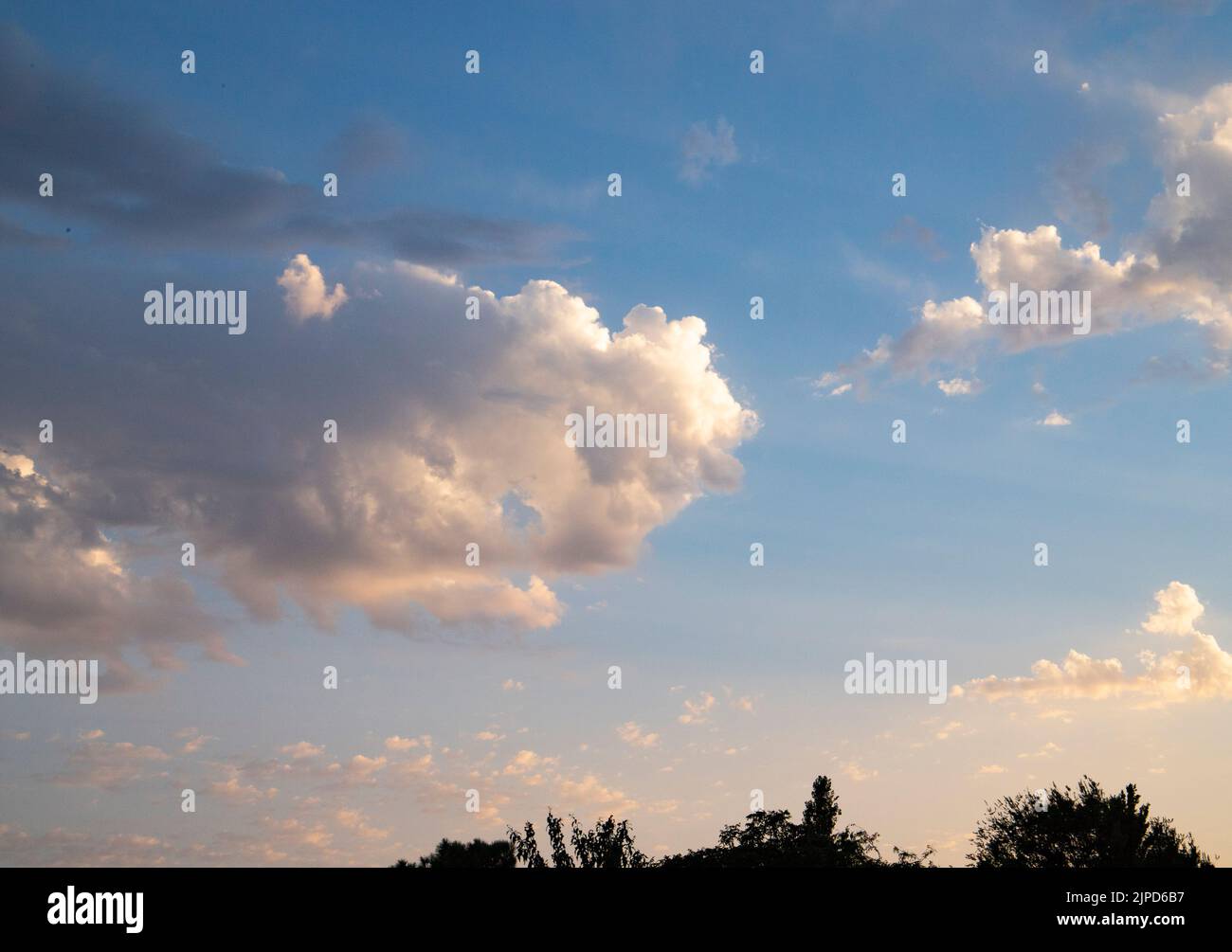 Time lapse blue sky twilight hi-res stock photography and images - Alamy