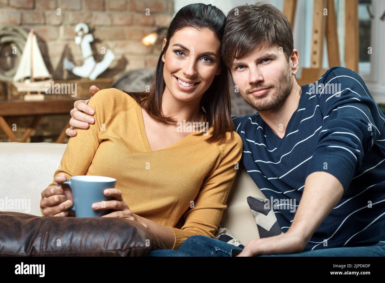 Couple home portrait pairs hi-res stock photography and images - Alamy