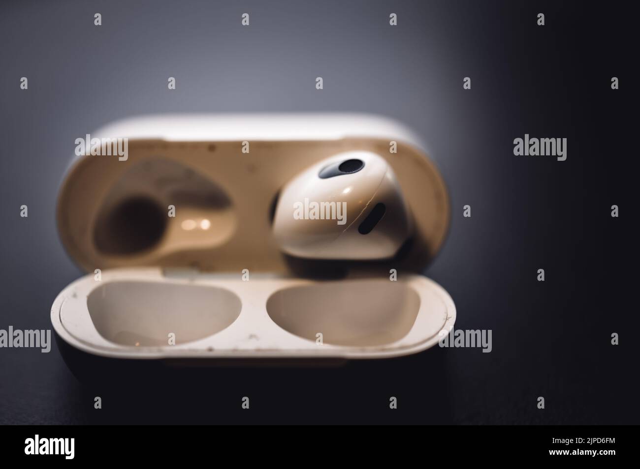 Tiffin, Iowa - 6.2022 - Missing Apple AirPod with a charging case next ...