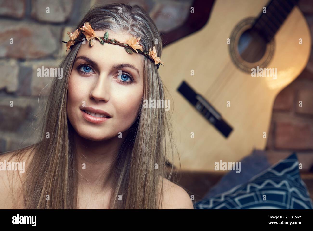 hair wreath, hippie, boho-chic, hair wreaths, hippies Stock Photo - Alamy
