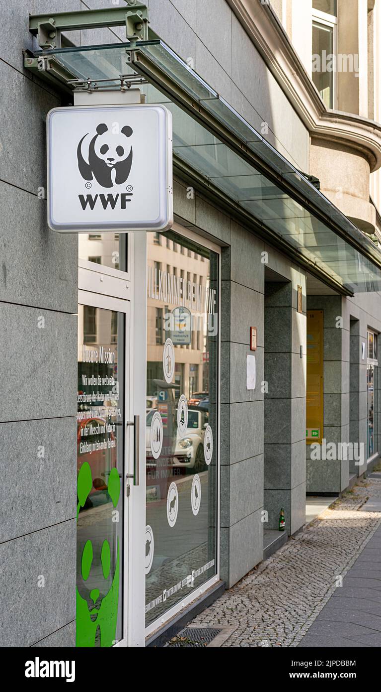 Wwf logo hi-res stock photography and images - Alamy