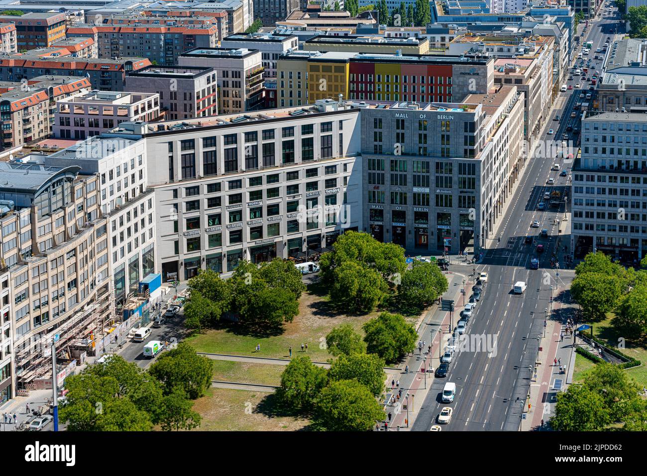 Berlin street city potsdamer platz hi-res stock photography and images ...