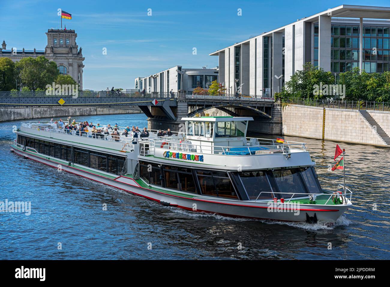 Excursion steamers hi-res stock photography and images - Alamy