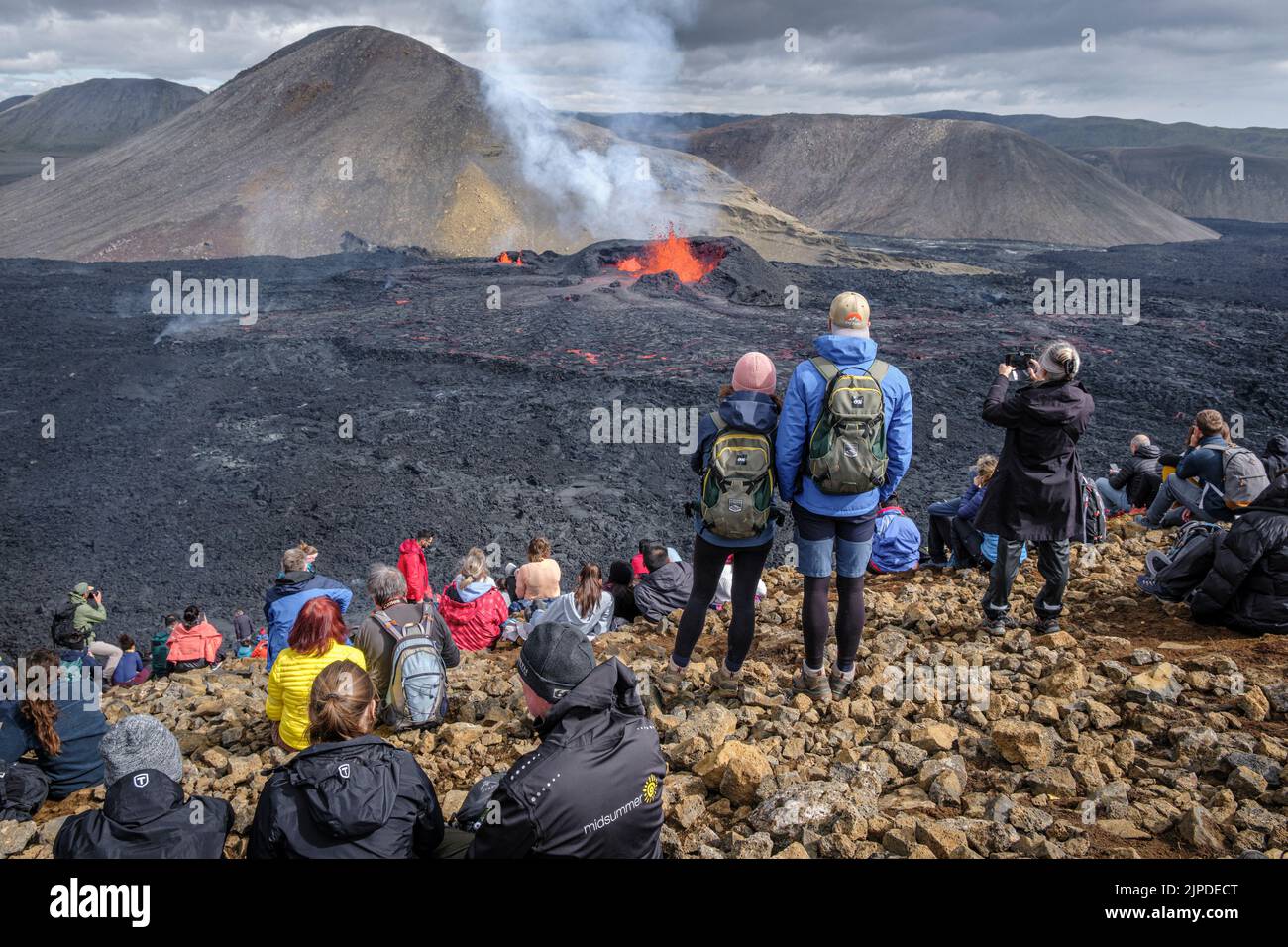 Watching the eruption of the Meradalir Volcano, Reykjanes Peninsula ...