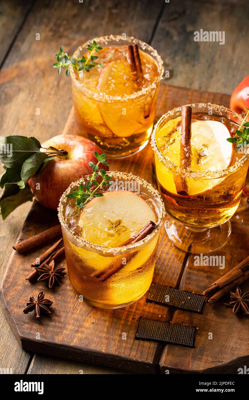 Cocktail with brown sugar rim hi-res stock photography and images - Alamy