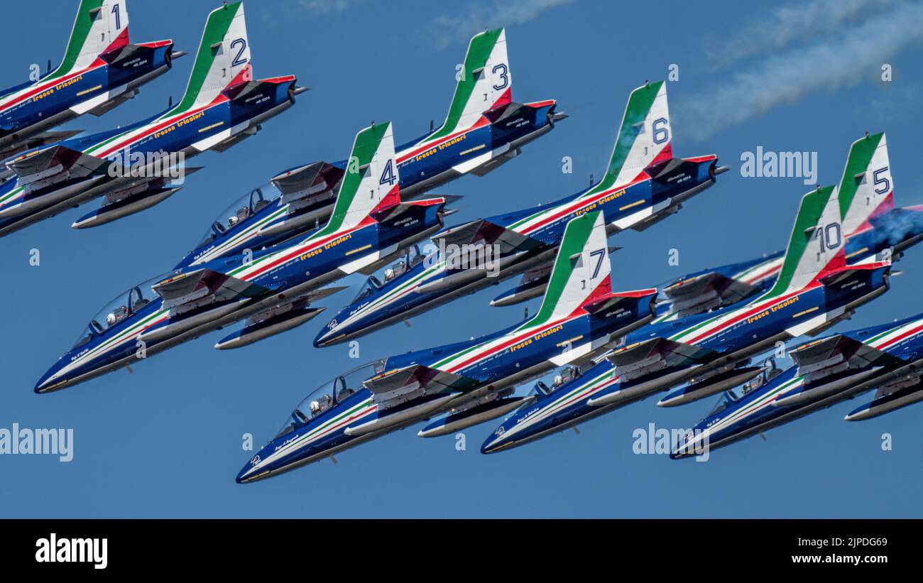 Frecce tricolori display a raf fairford hi-res stock photography and ...