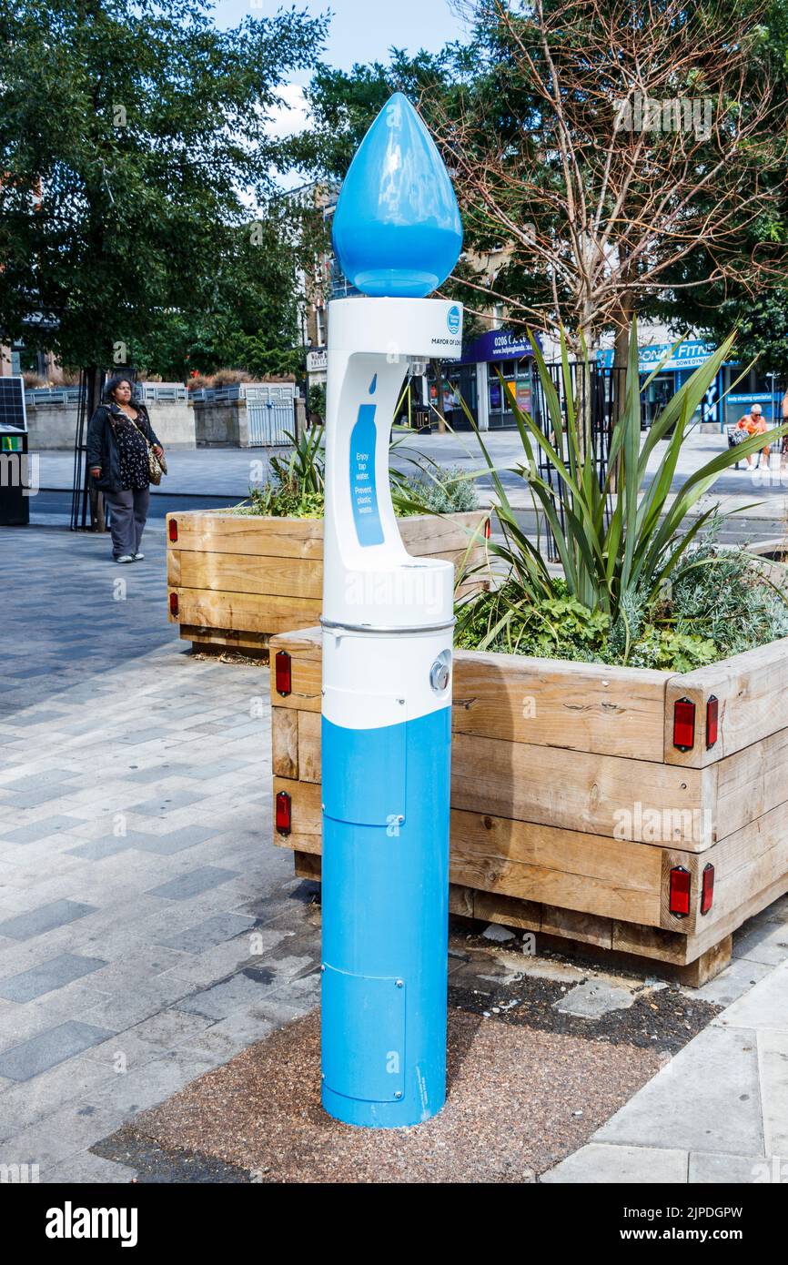 A Thames Water/Mayor of London public drinking water fountain in ...
