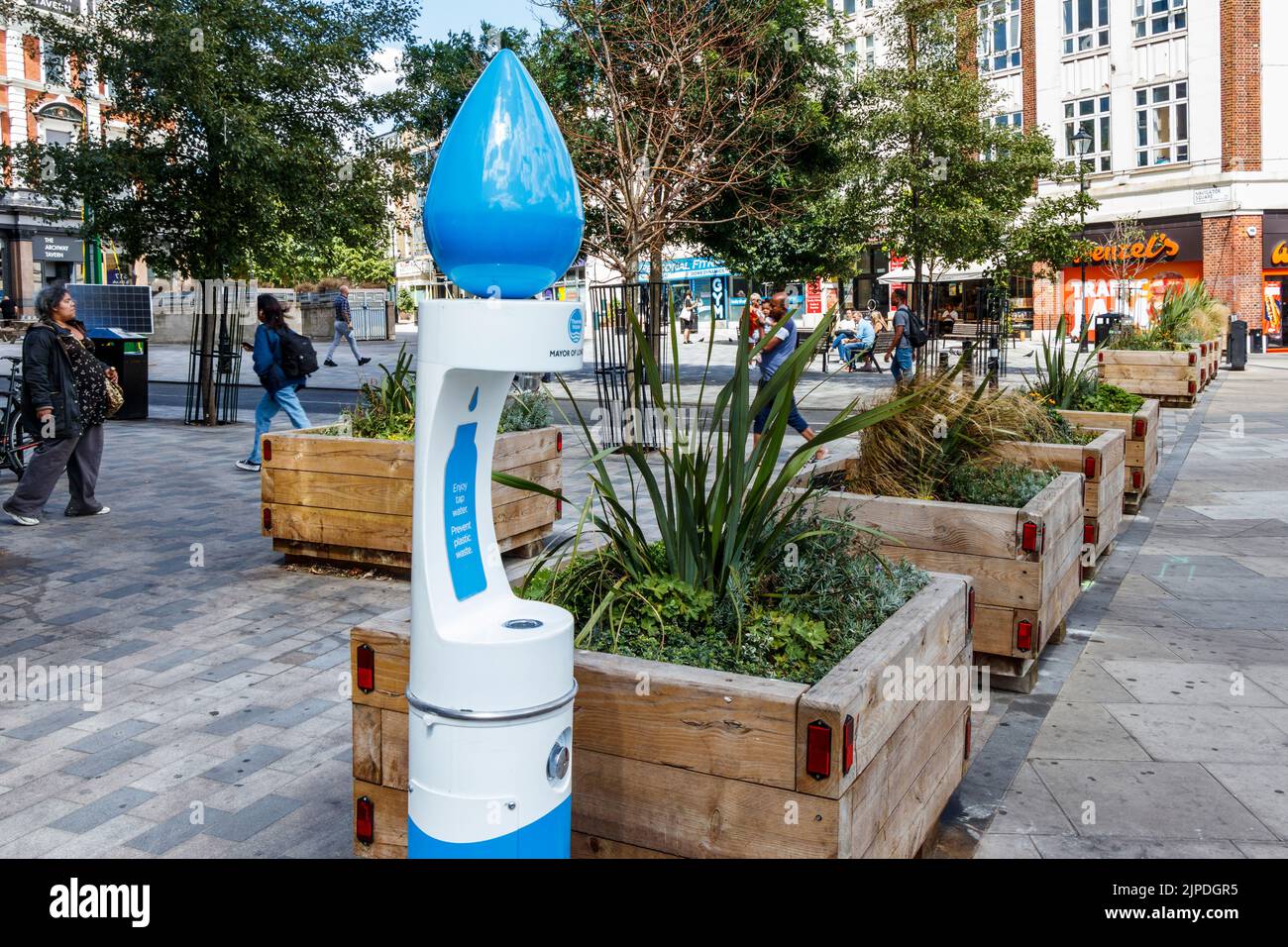 A Thames Water/Mayor of London public drinking water fountain in ...