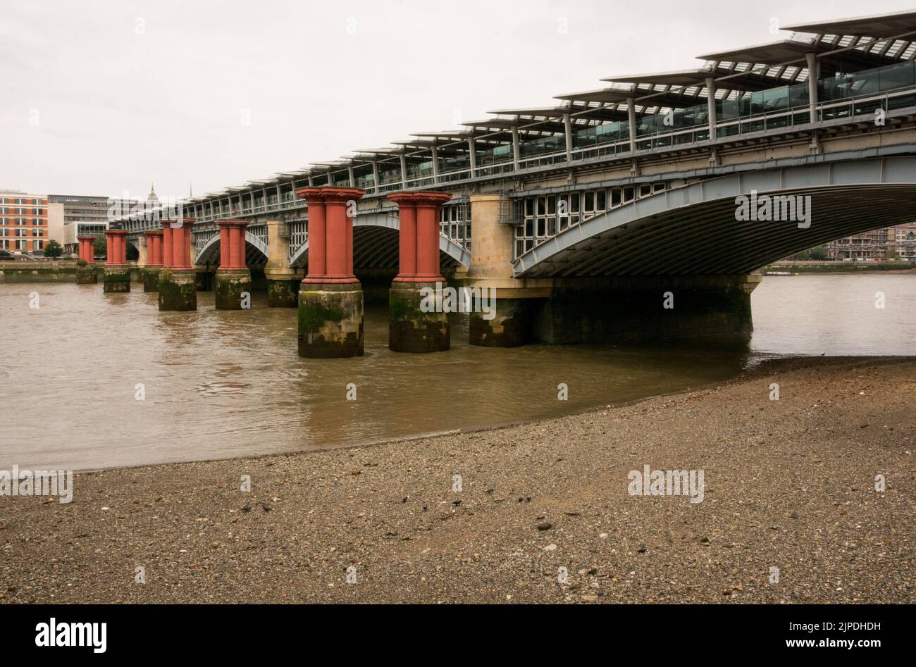 Pillars old blackfriars railway bridge hi-res stock photography and ...