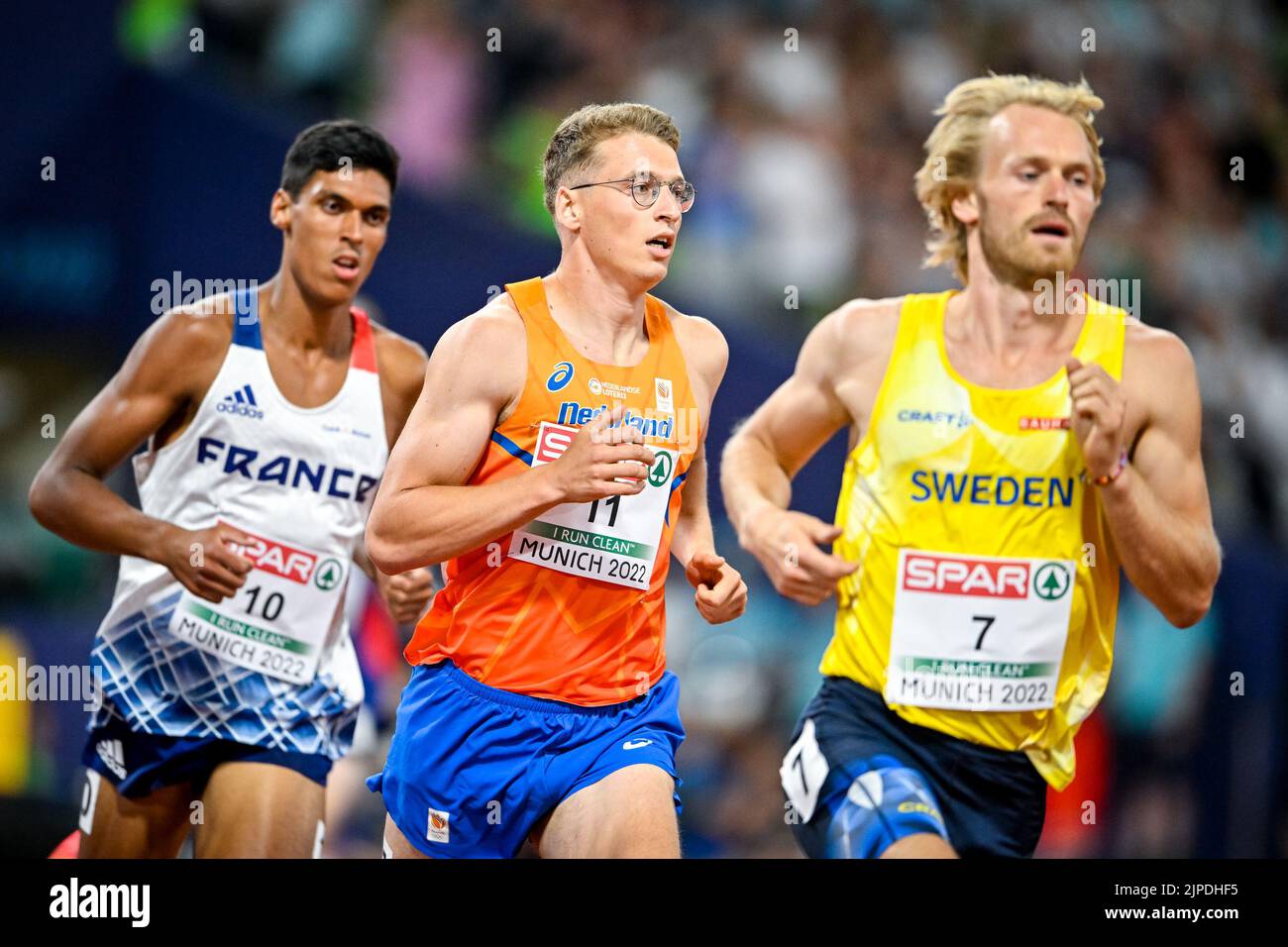 Mens decathlon netherlands hi-res stock photography and images - Alamy