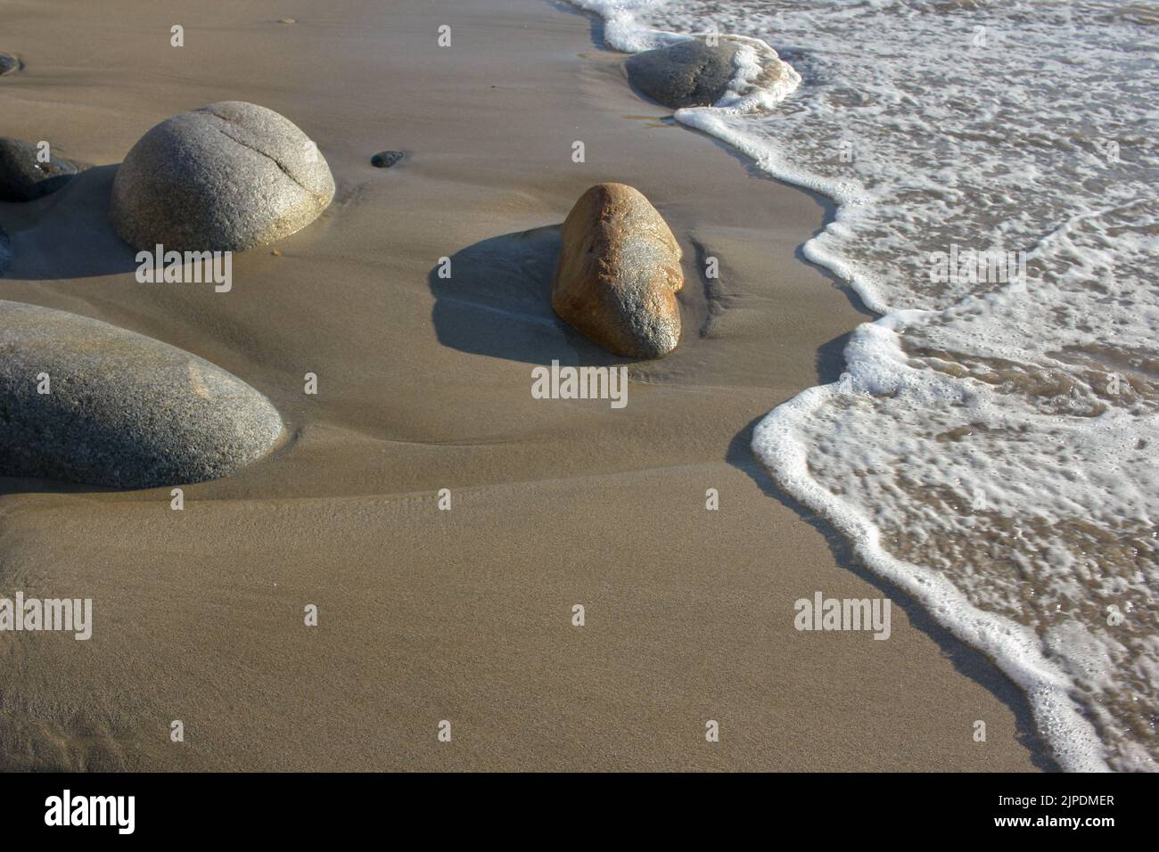 Wave leaving hi-res stock photography and images - Alamy