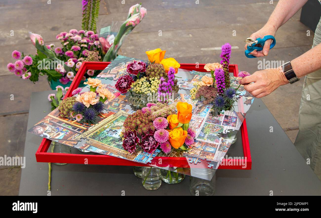 Contemporary Floral Art, plant, minimal plants design, Rikka style ...