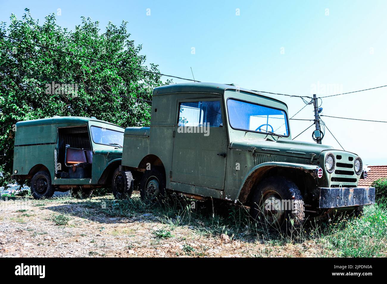 Rusty old jeep hi-res stock photography and images - Alamy