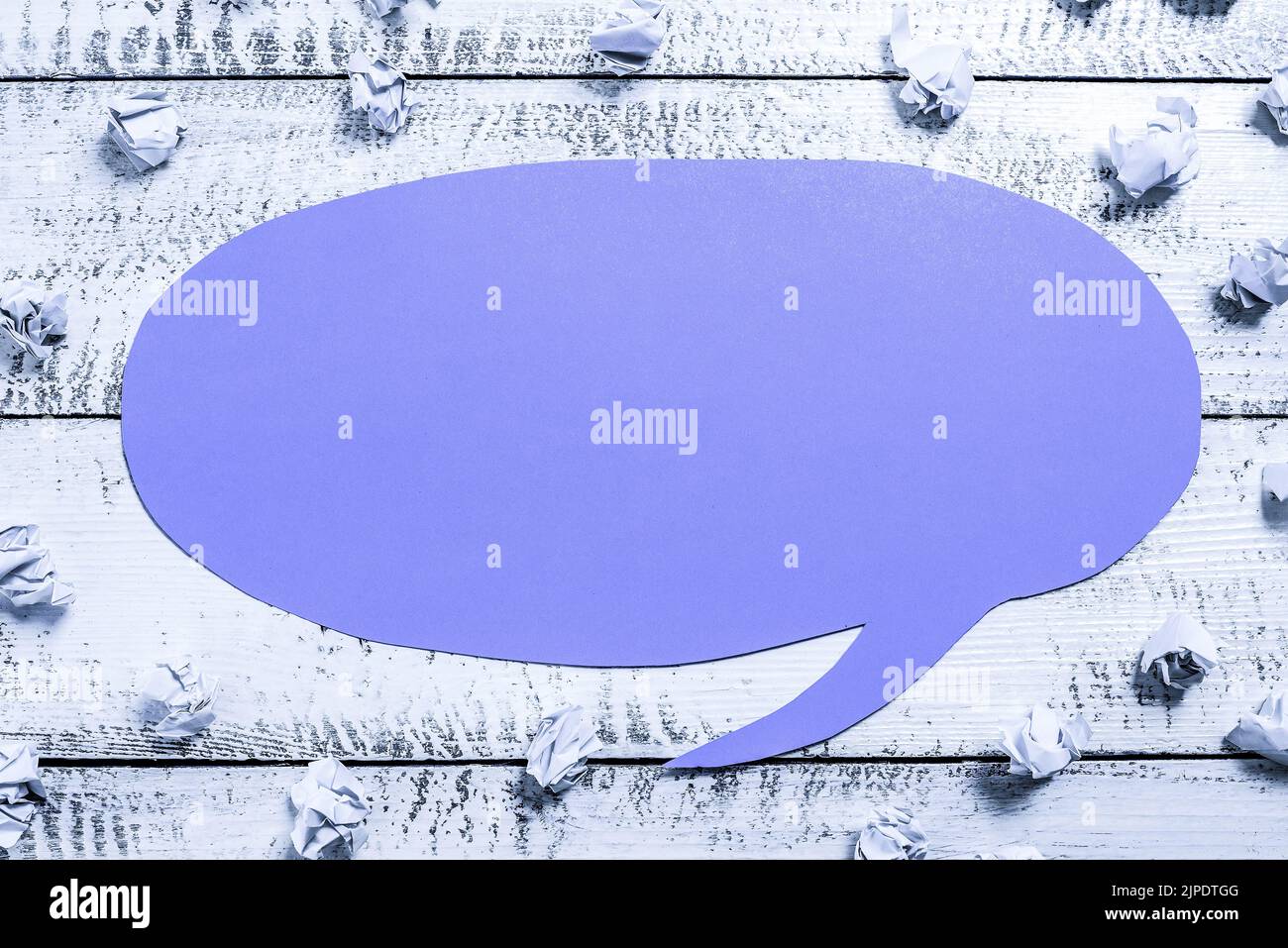 Speech Bubble With Important Informations Placed In Front Of Net ...