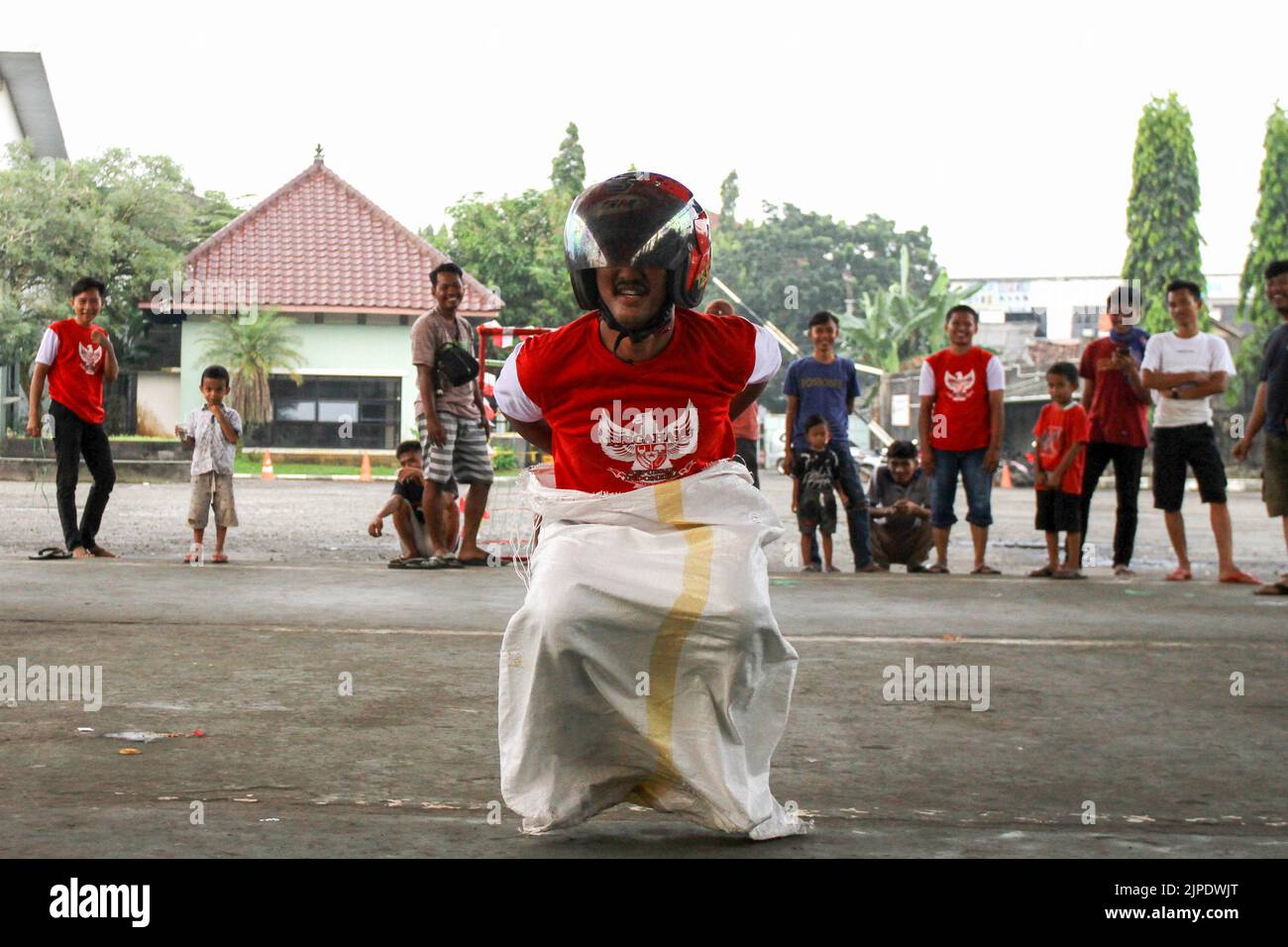 Balap karung hi-res stock photography and images - Alamy