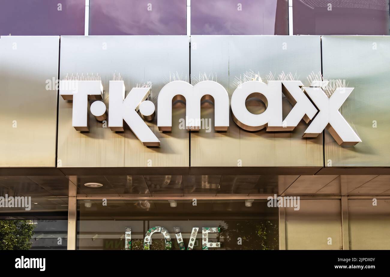 retail, tk maxx, kaufhauskette, retails Stock Photo - Alamy