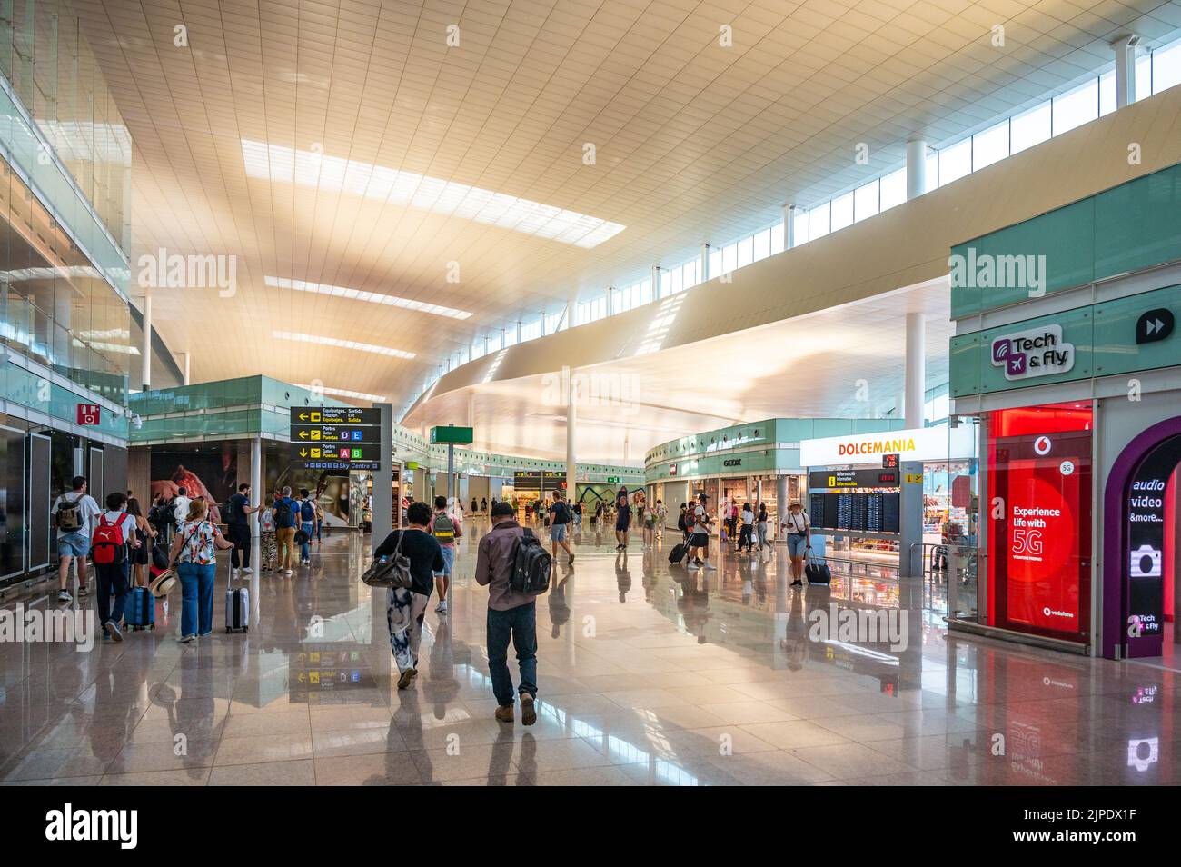 Interior architecture of the Josep Tarradellas Barcelona–El Prat ... Interior architecture of the Josep Tarradellas Barcelona–El Prat ...