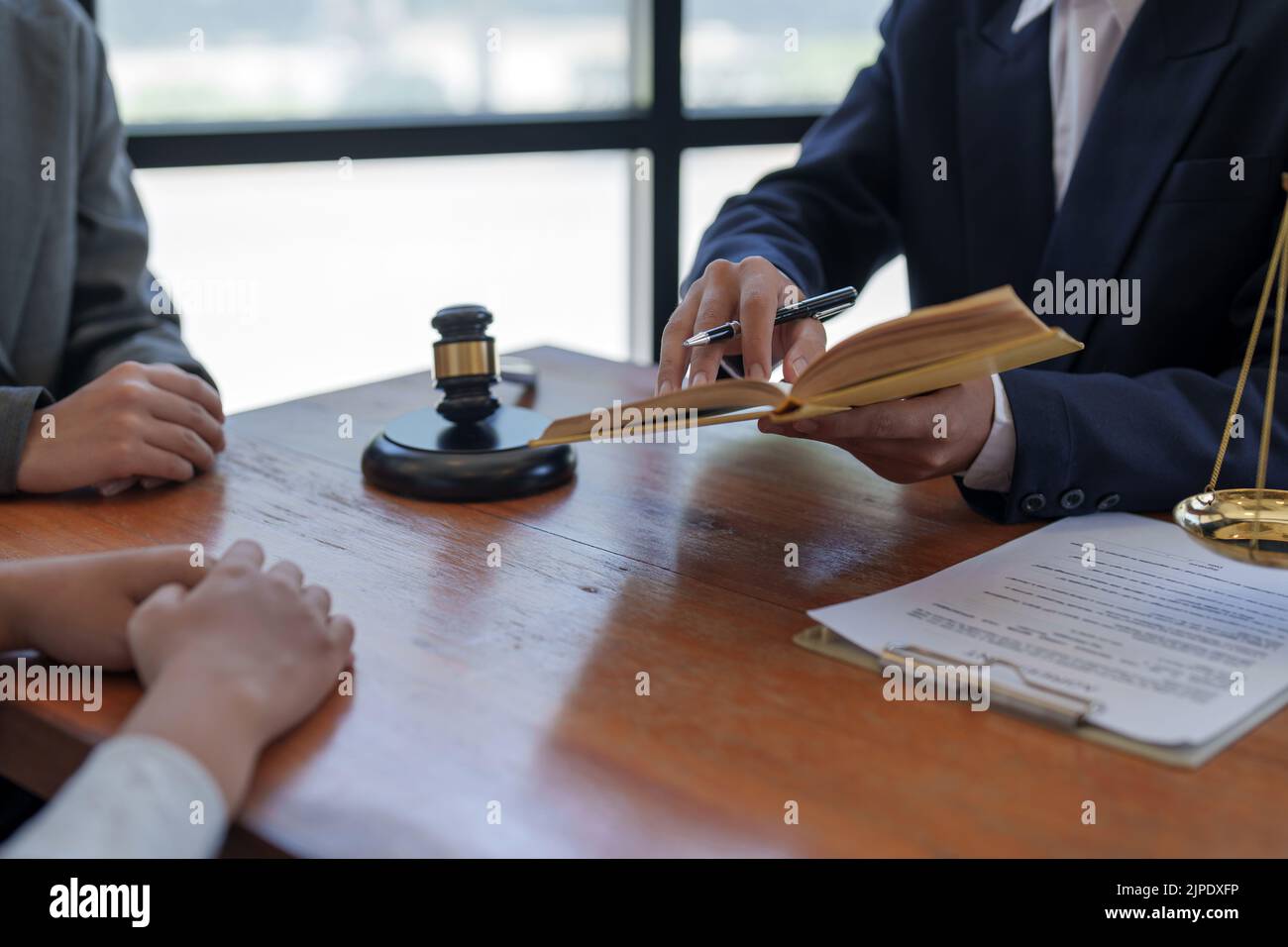 Bank worker hi-res stock photography and images - Alamy