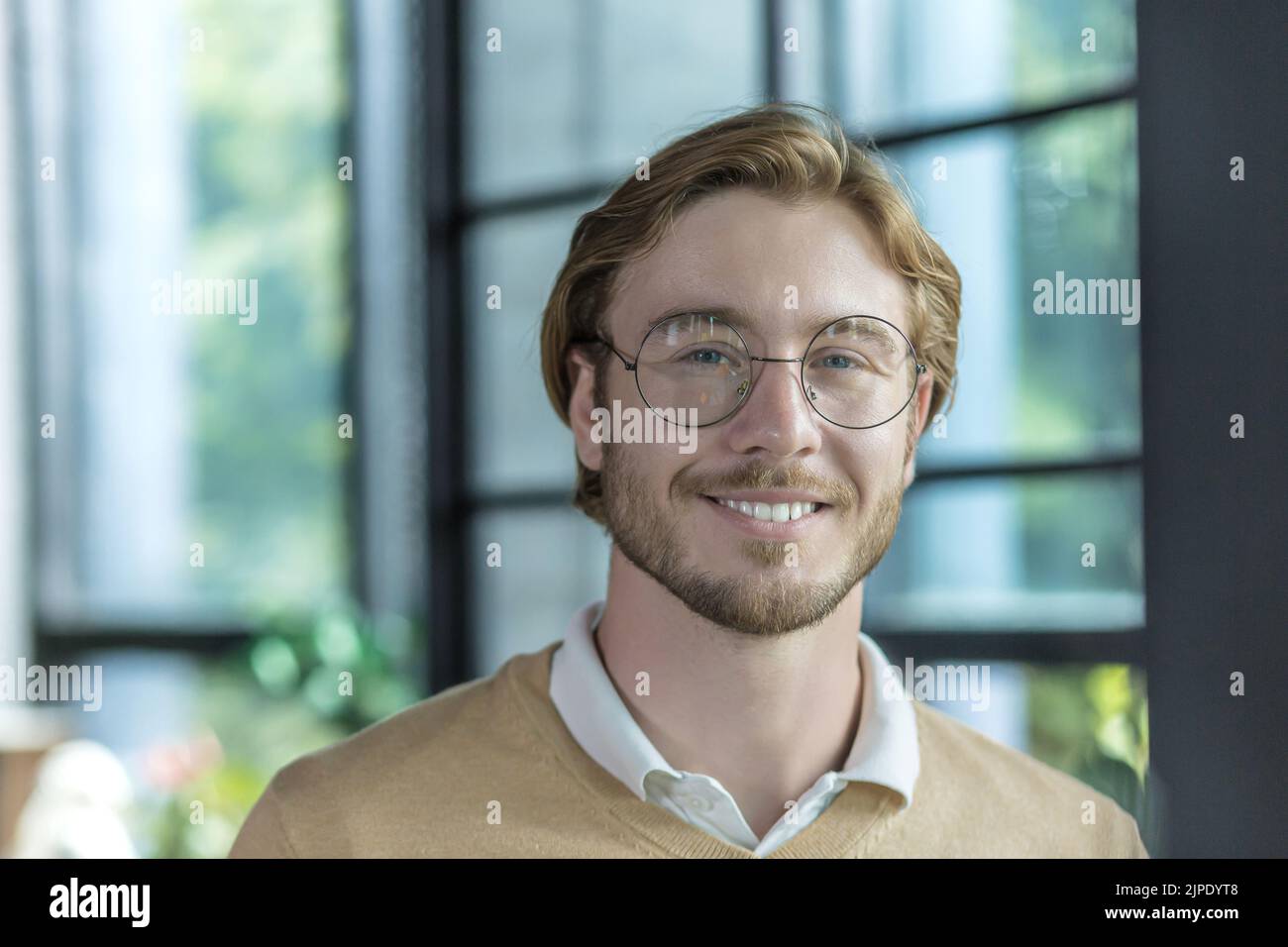Person looking at a building hi-res stock photography and images - Alamy