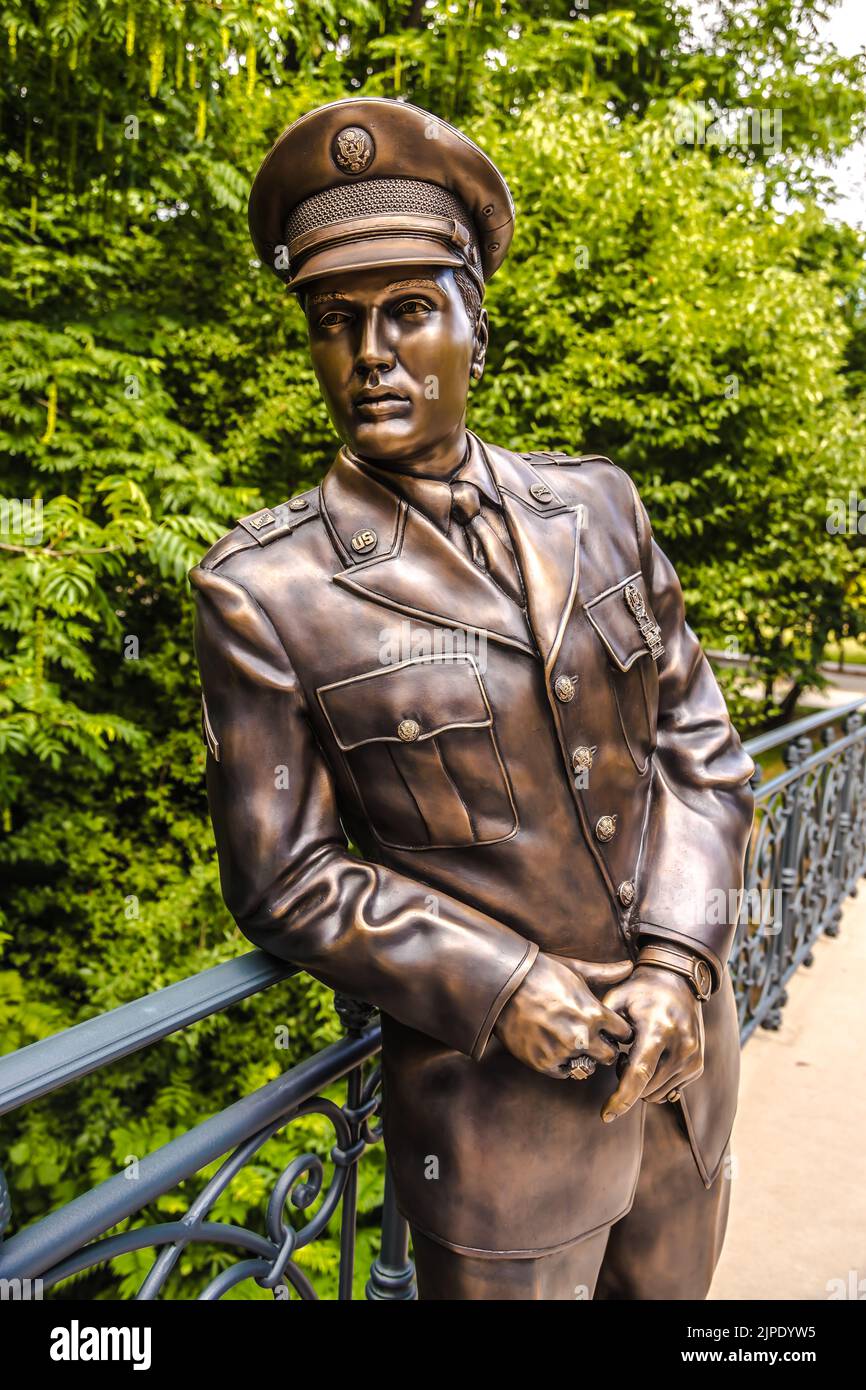 bronze statue, elvis presley, statues Stock Photo - Alamy